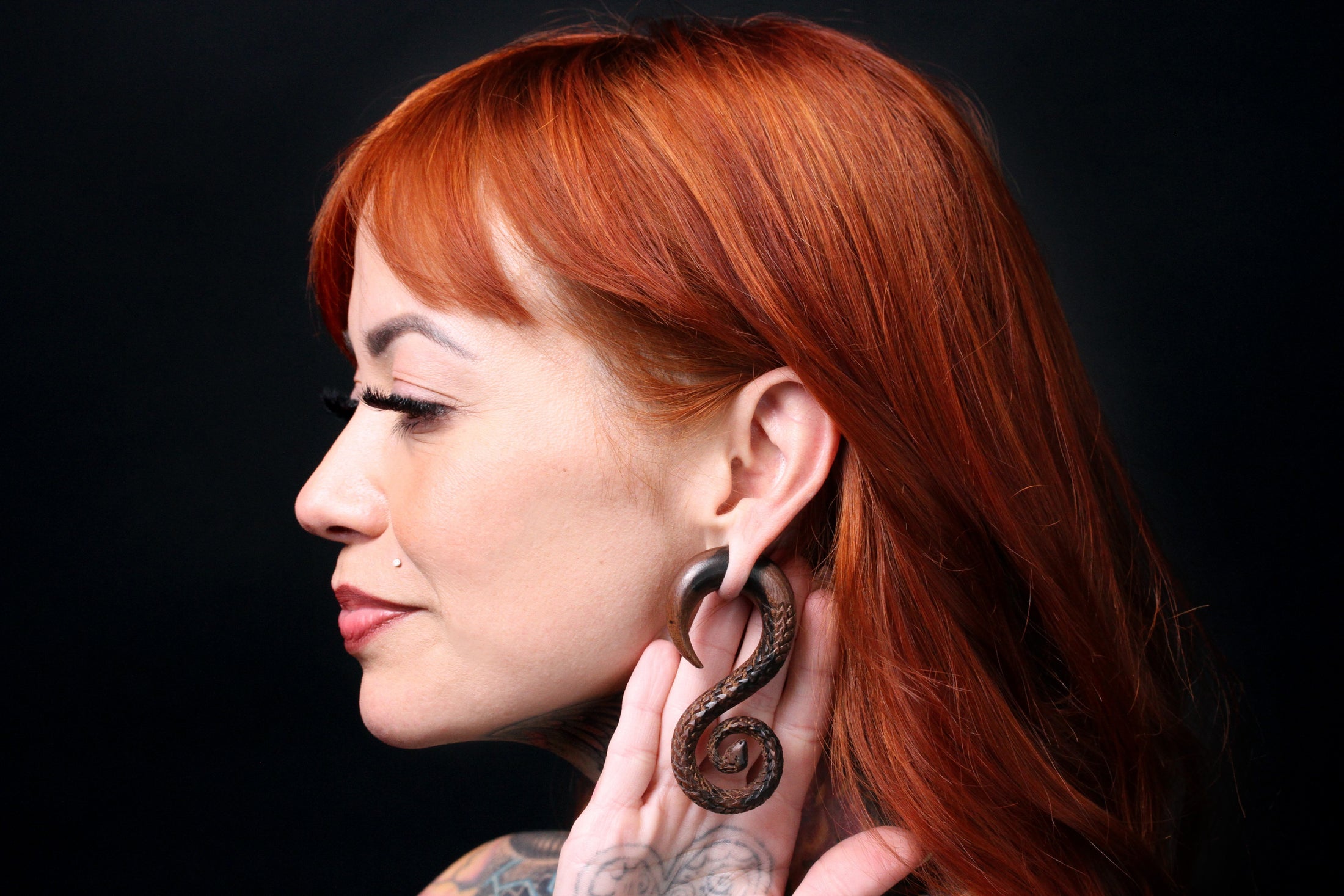 Black Serpent Plug Stretch Hangers (Pair) - F001 – Two Feather Plugs