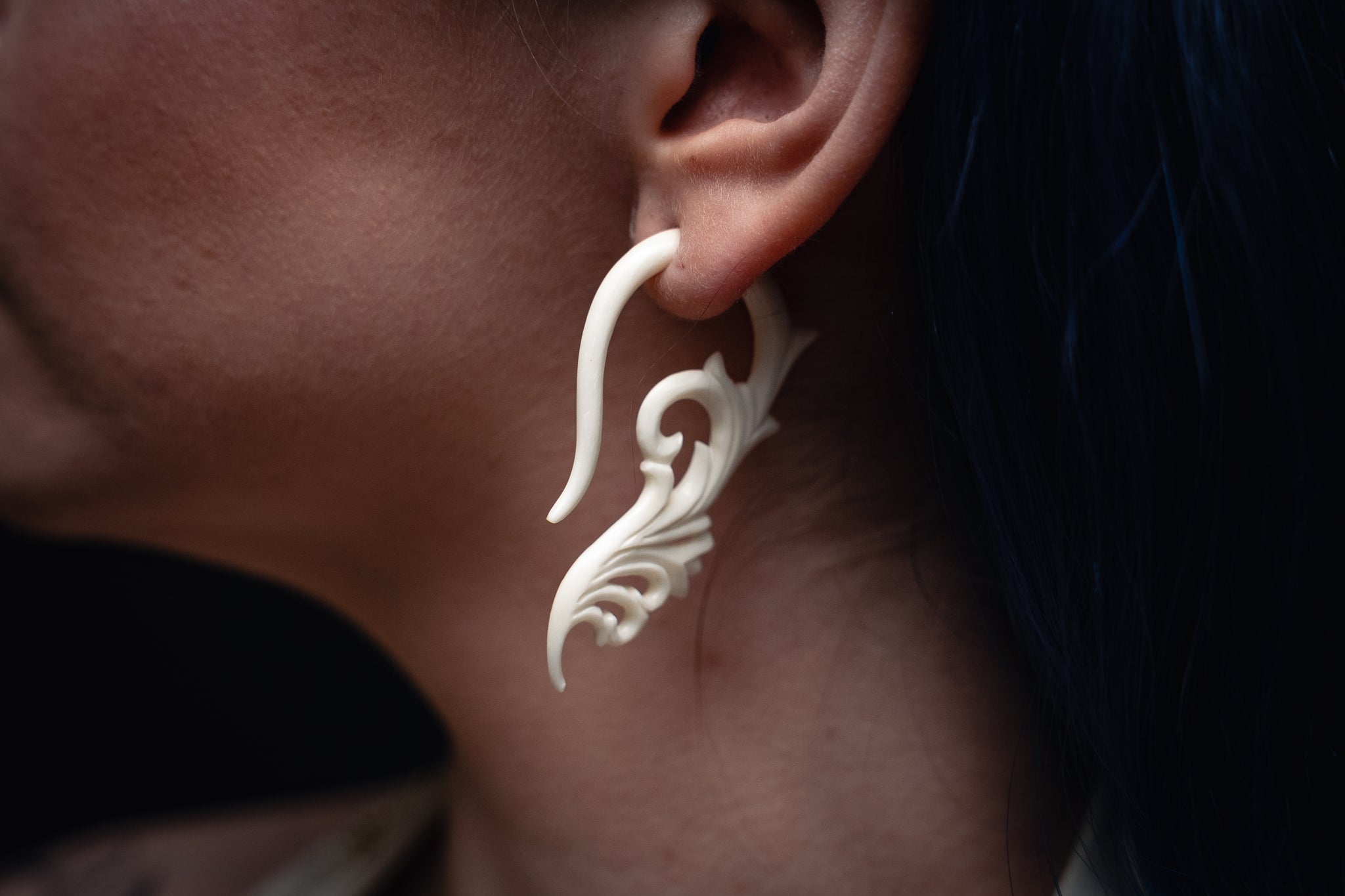 White Stretch Bone Plug Hangers (Pair) - C008 – Two Feather Plugs