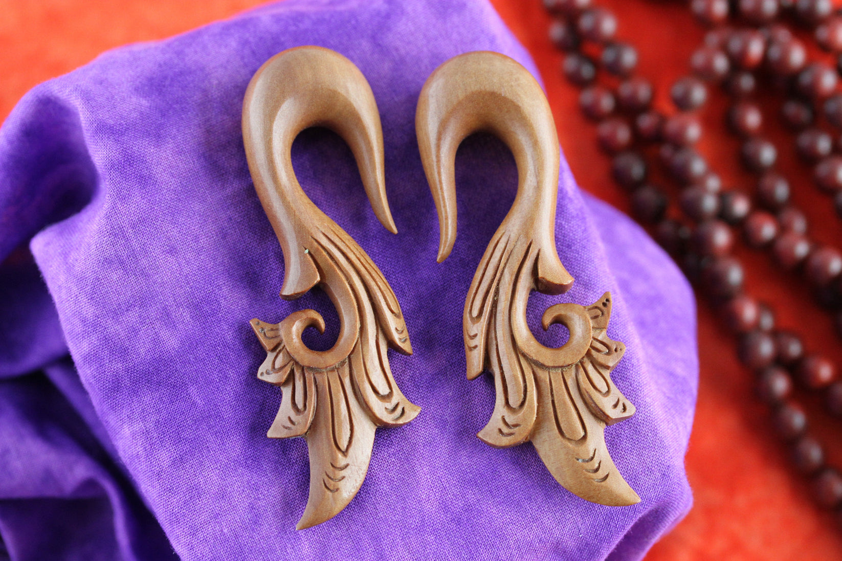 Wood Plug Stretching Hangers - Carved Ear Stretch Plug (Pair) - A003 ...