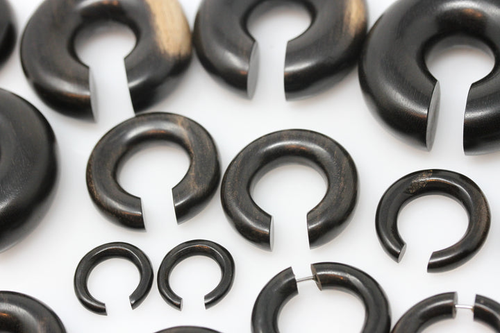 5mm (4 Gauge) | Ear Plugs | Tunnels | Ear Hangers – Two Feather Plugs