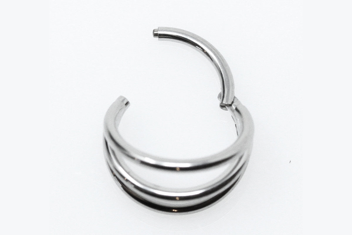 Titanium Triple Septum Clicker - Silver - SPT002 – Two Feather Plugs
